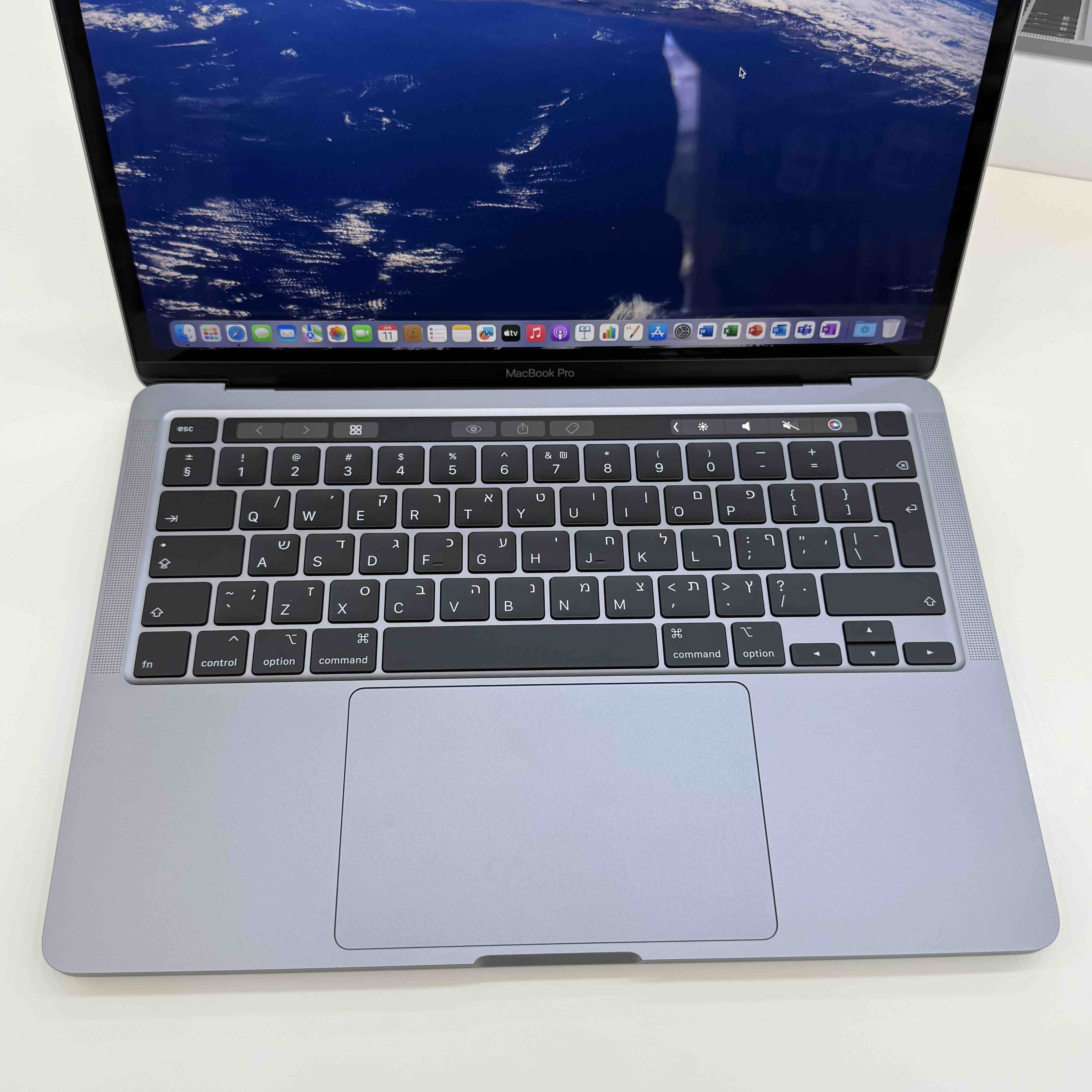 iHouse - Apple Authorized Reseller | MacBook Pro 13" (2020 - Space Grey)